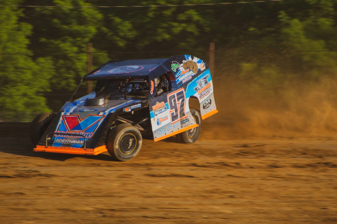 Elkins Raceway hosts first Autograph and Picture Night of the season
