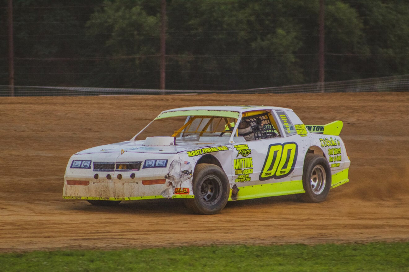 All eyes on the checkered flag at Elkins Raceway