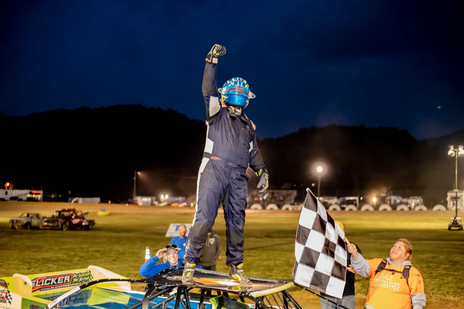 Hull, Hitt and Moreland dominate Elkins Raceway, fireworks show this ...
