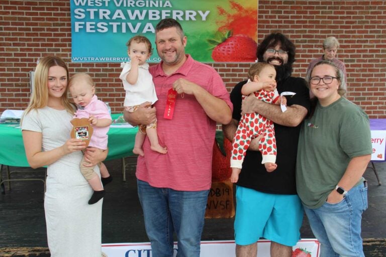 Photo gallery: Diaper Derby and Strawberry Blonde
