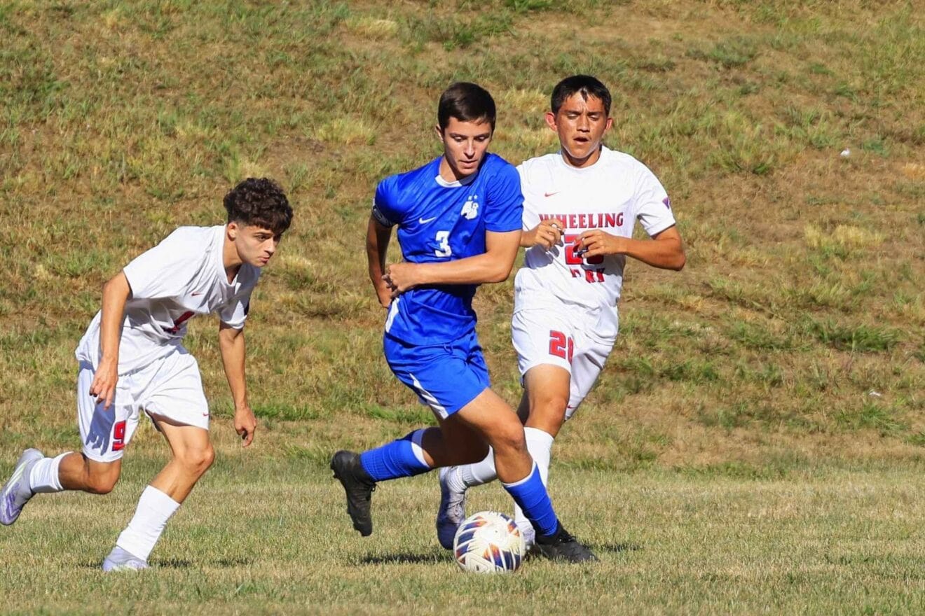 Soccer Bucs battle but go down to Wheeling Park, 4-1